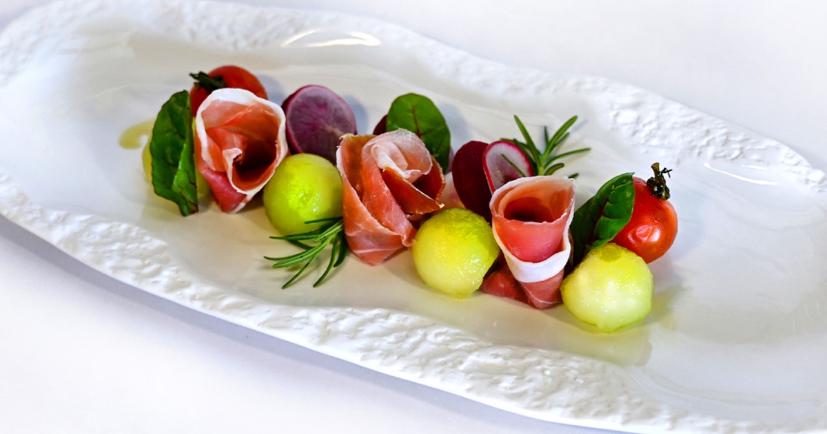 Where to Eat Phuket: Moon Terrace Kata Rooftop Restaurant