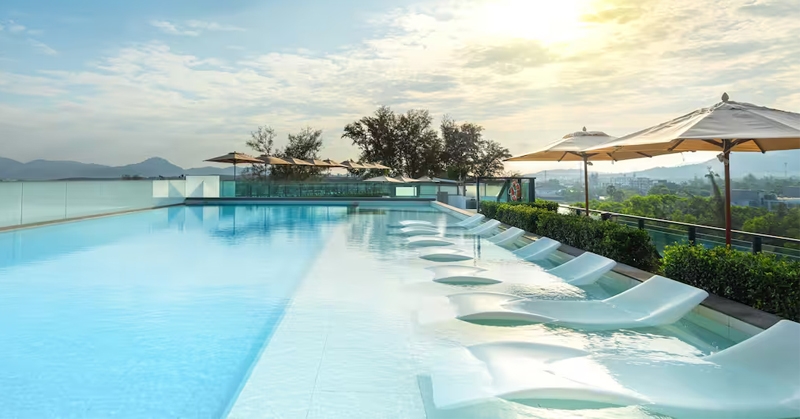 WINDOW on Phuket: Rooftop Pool Day Pass Inn